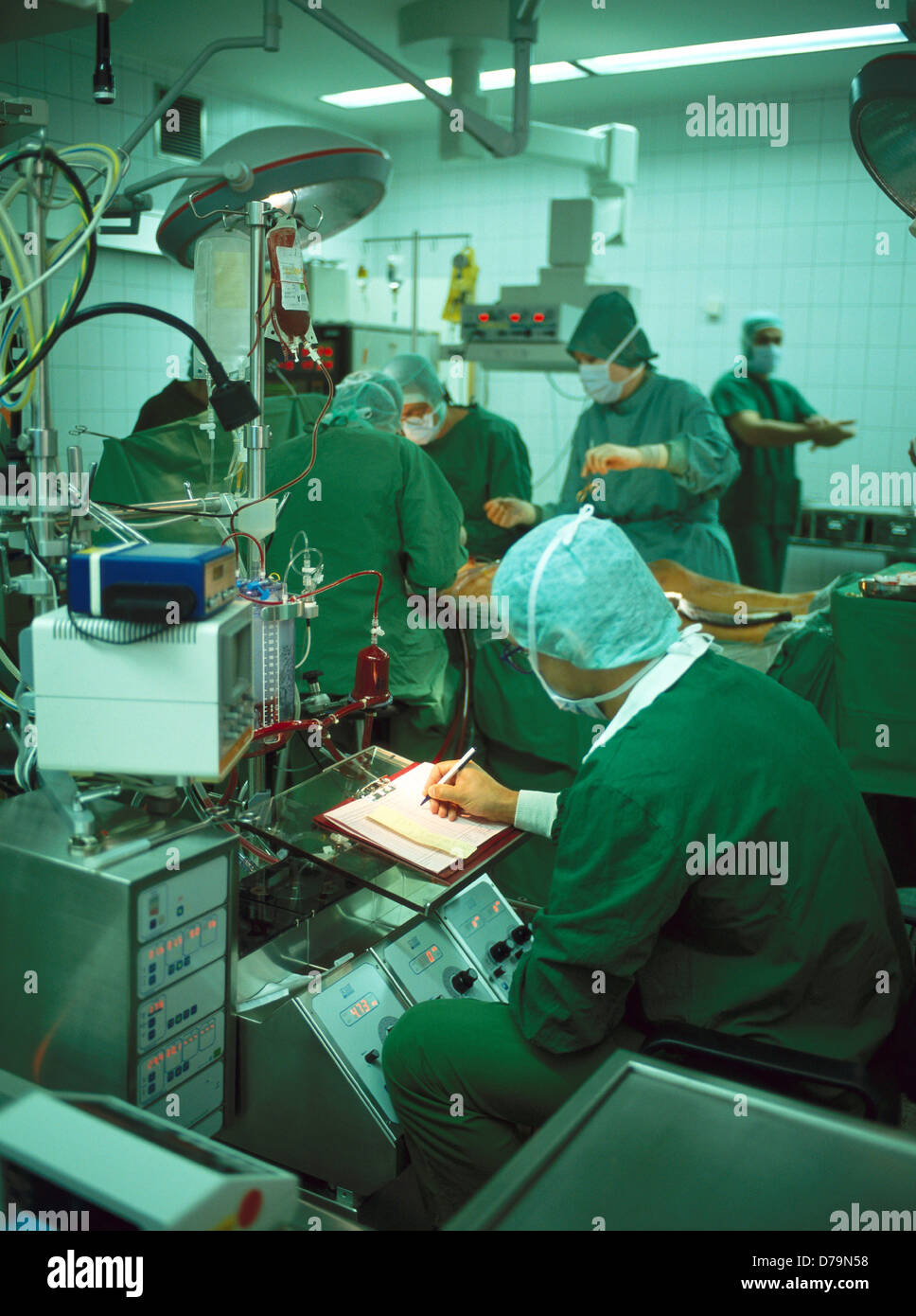 Herz lungen techniker -Fotos und -Bildmaterial in hoher Auflösung – Alamy