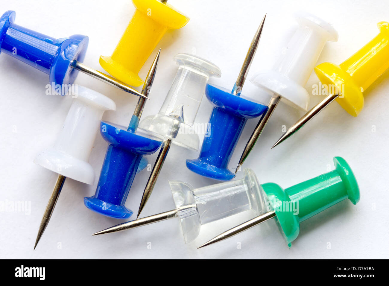 Plastic push pin -Fotos und -Bildmaterial in hoher Auflösung – Alamy