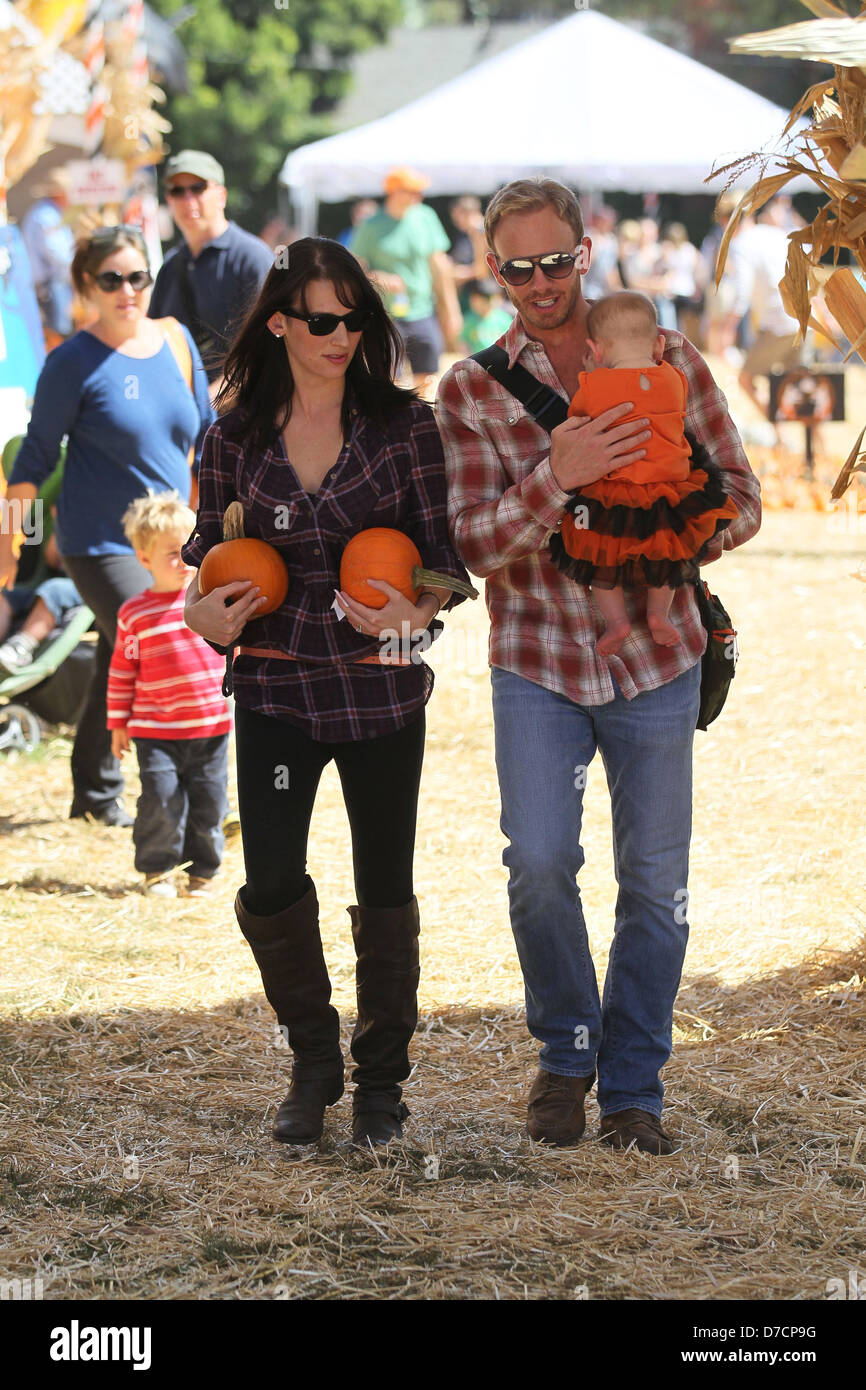 Ian Ziering mit seiner Frau Erin Ludwig und ihre Tochter Mia Ziering ...