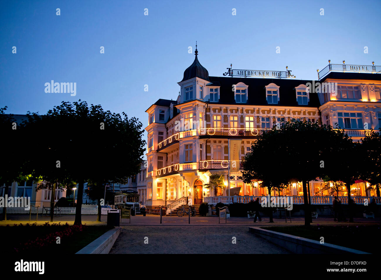 Abend An Der Promenade Des Seebades Ahlbeck Stockfotos und -bilder ...