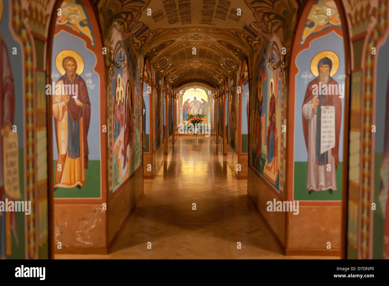 Orthodox church interior -Fotos und -Bildmaterial in hoher Auflösung – Alamy