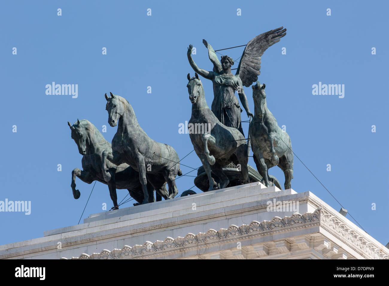 Statue on monument vittorio emanuele -Fotos und -Bildmaterial in hoher ...