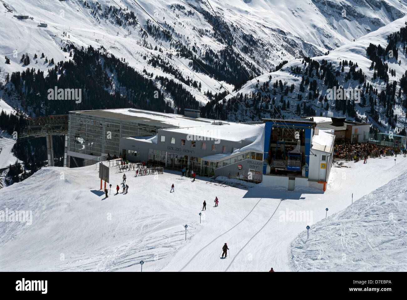 Bergstation der Seilbahn Galzig / unten an der Seilbahn Valluga Bahn ...