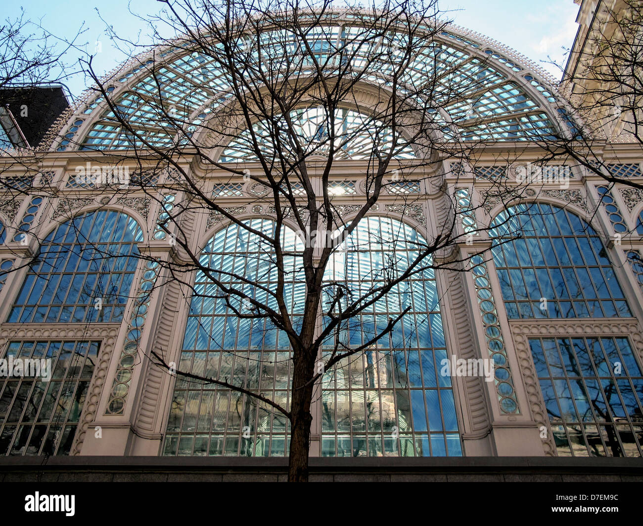 Paul Hamlyn Hall, Glass and Steel Atrium mit Zugang zum Opernhaus ...