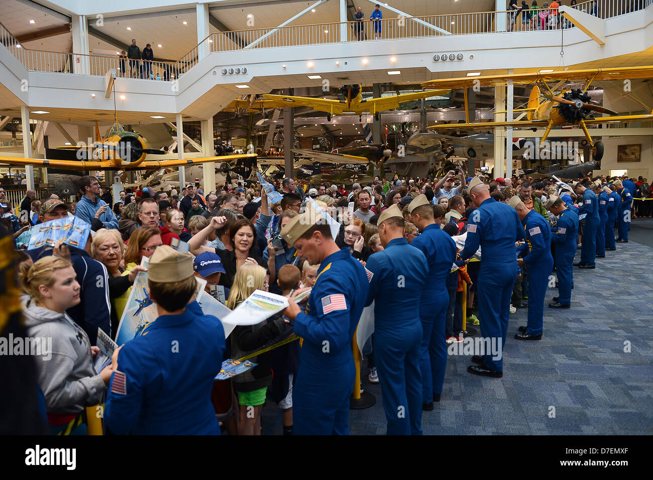 Autogramme signieren -Fotos und -Bildmaterial in hoher Auflösung – Alamy