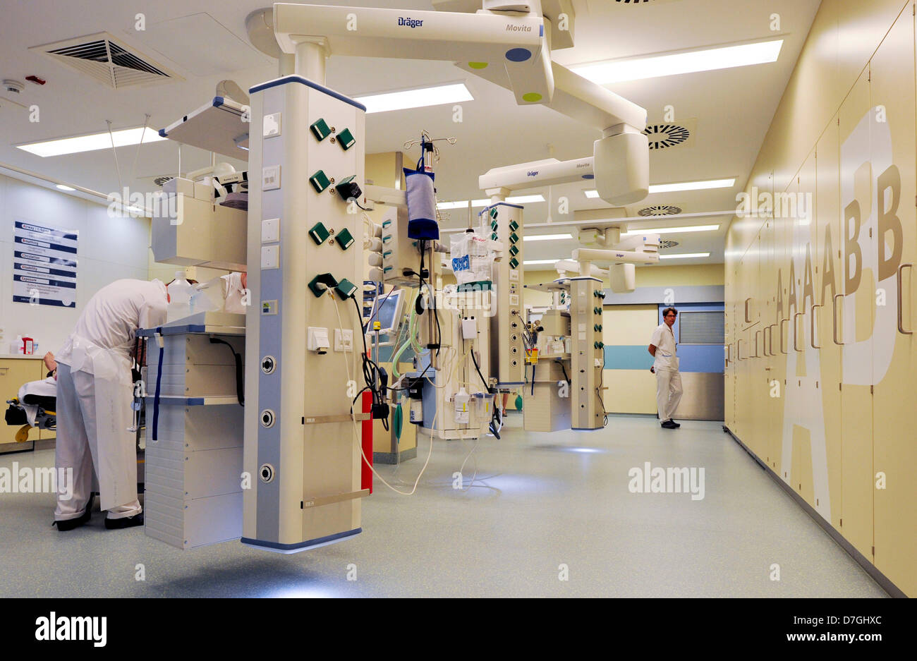 Das Trauma Zimmer der neuen Notaufnahme des im Unfall-Krankenhaus im ...