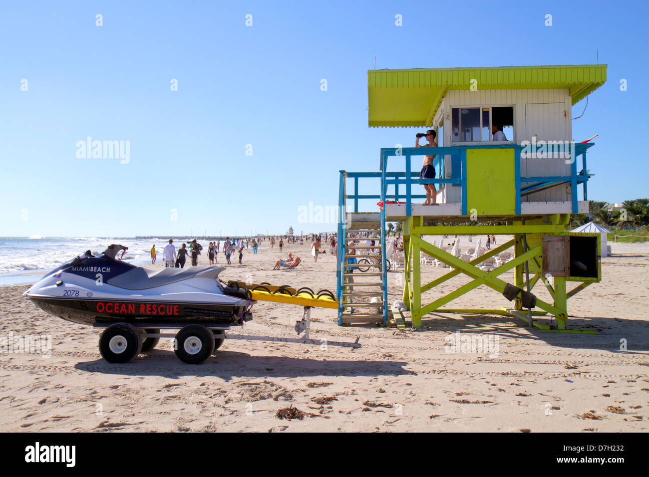 Jet ski am öffentlichen strand -Fotos und -Bildmaterial in hoher ...