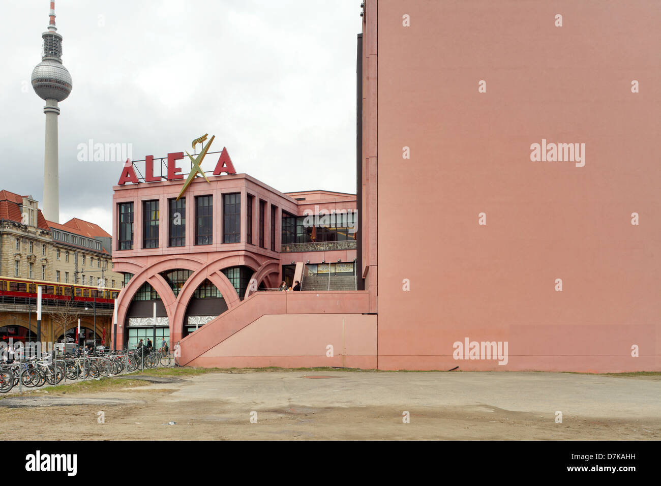 Alexa shopping center -Fotos und -Bildmaterial in hoher Auflösung – Alamy