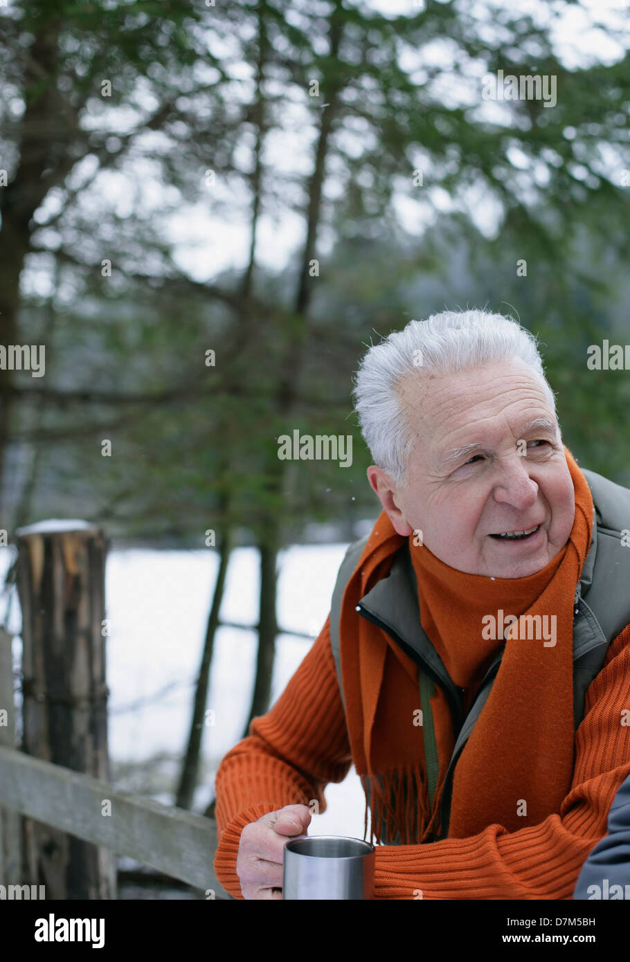 über zaun -Fotos und -Bildmaterial in hoher Auflösung – Alamy