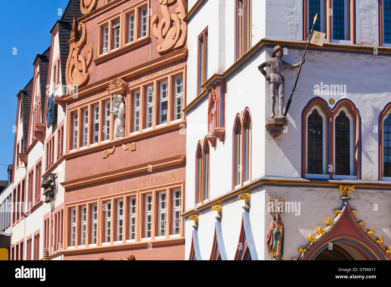 Rotes haus und steipe -Fotos und -Bildmaterial in hoher Auflösung – Alamy