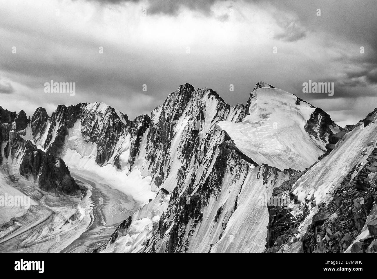 Blick vom Teke-Tor in Richtung der Spitze des Svobodnaya Korea, Ala ...