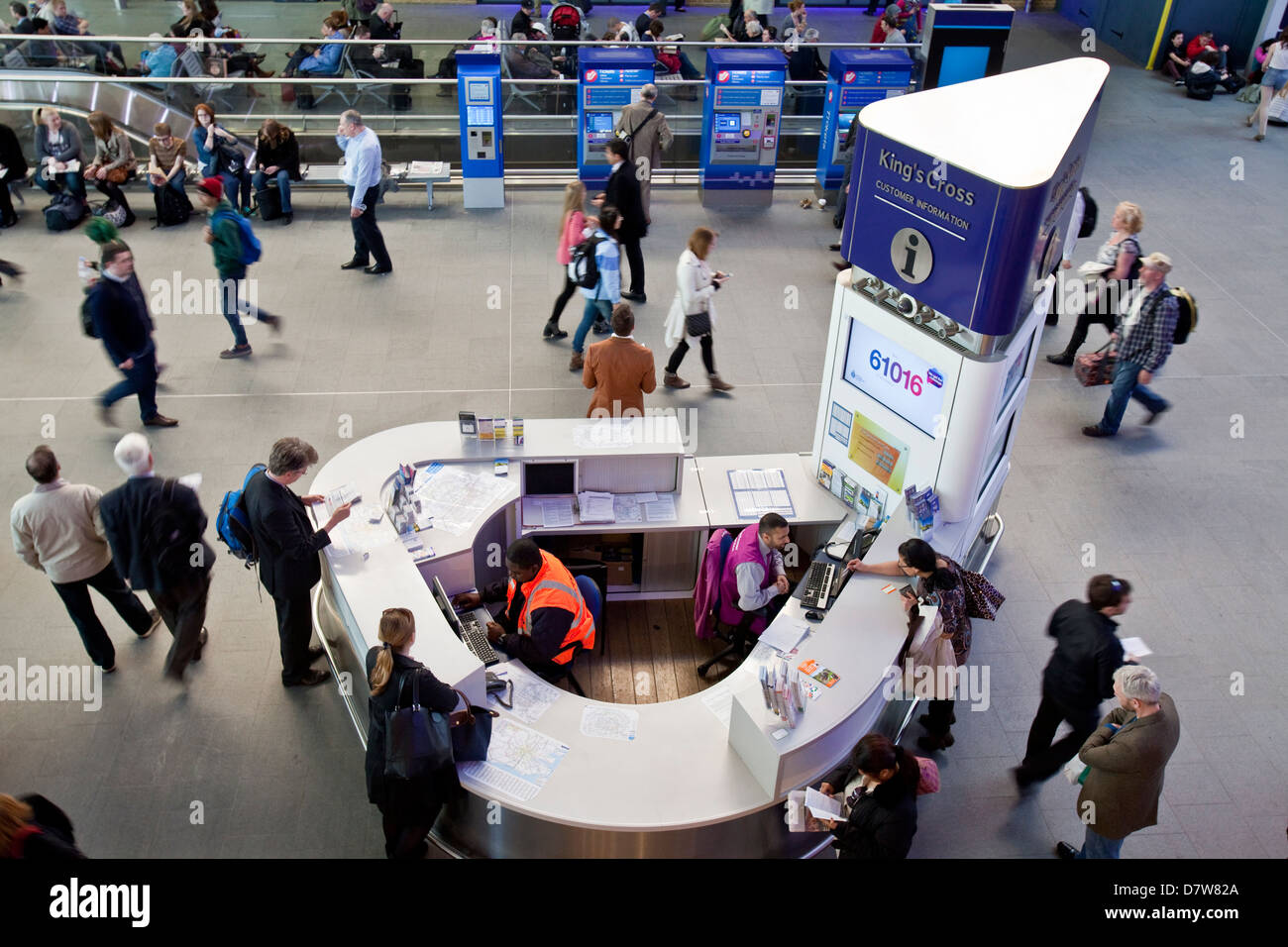 Railway station information desk -Fotos und -Bildmaterial in hoher ...