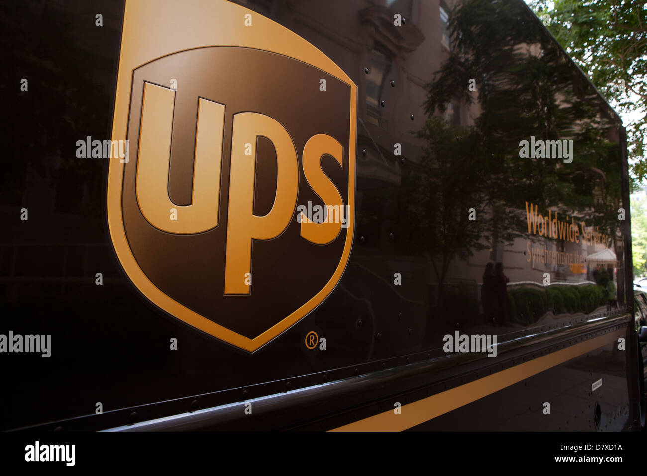 Ups truck delivery van -Fotos und -Bildmaterial in hoher Auflösung – Alamy