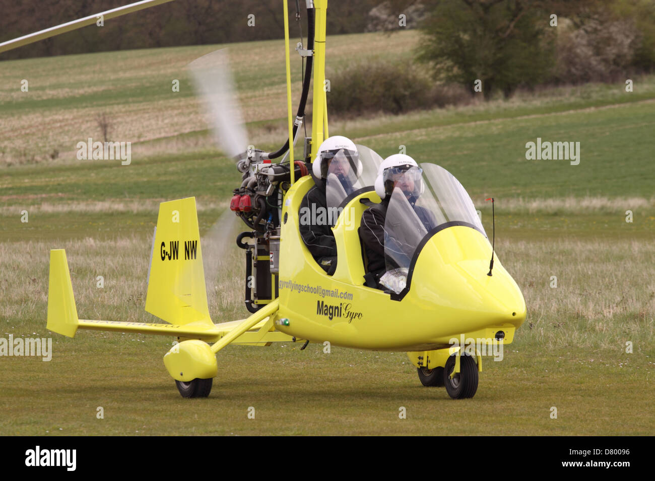 Gyro Gyrocopter Magni M1-6 Tandem Trainer mit Pilot und Schüler in ...