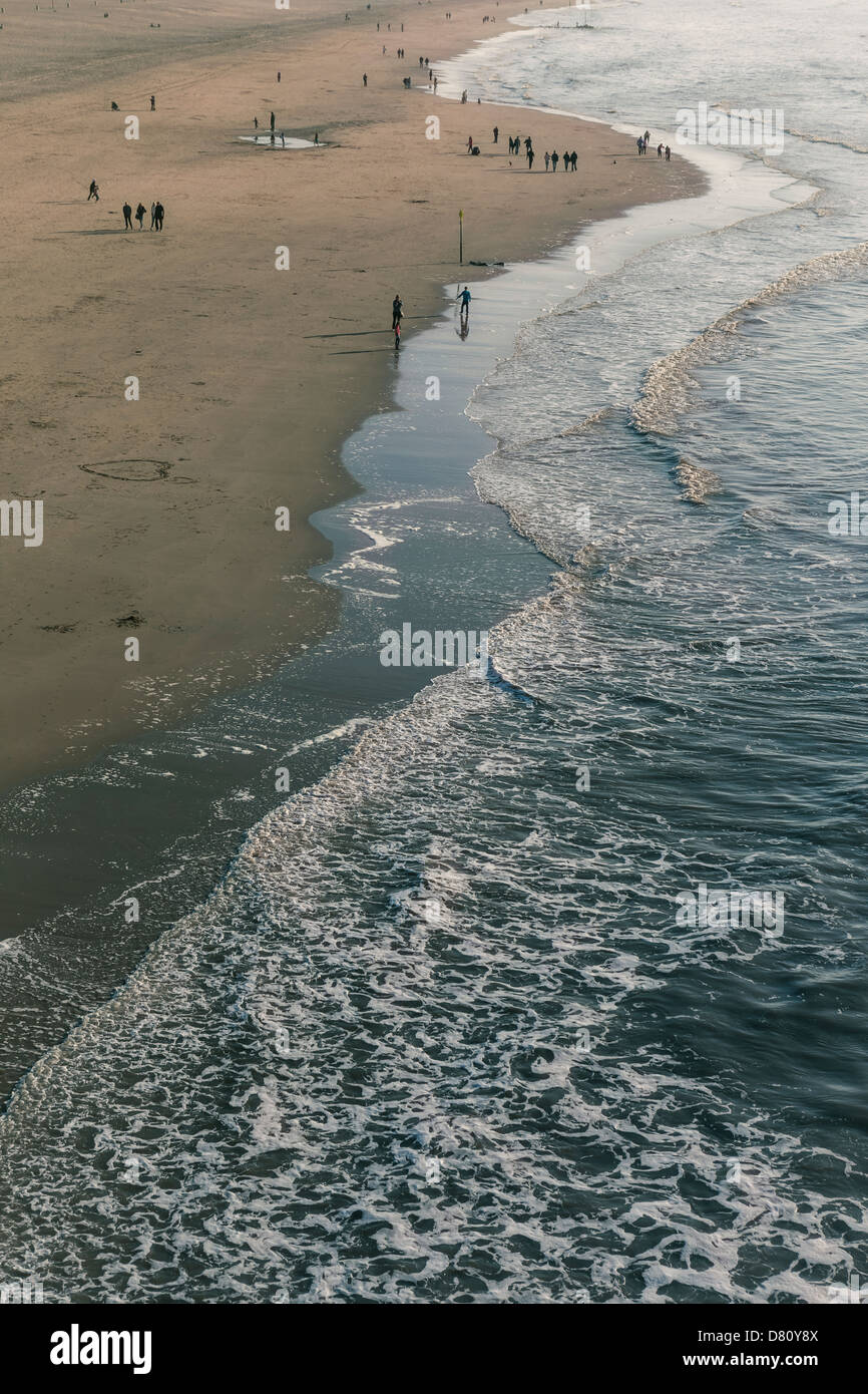 Meer von oben viele menschen -Fotos und -Bildmaterial in hoher ...