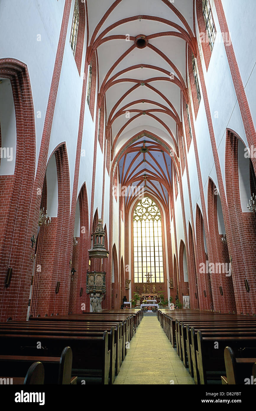 Backstein gotische kirche polen -Fotos und -Bildmaterial in hoher ...