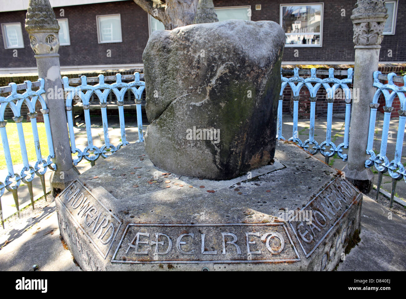Die Könige Stein (Krönung Stein) Kingston-Upon-Thames, Surrey, England ...
