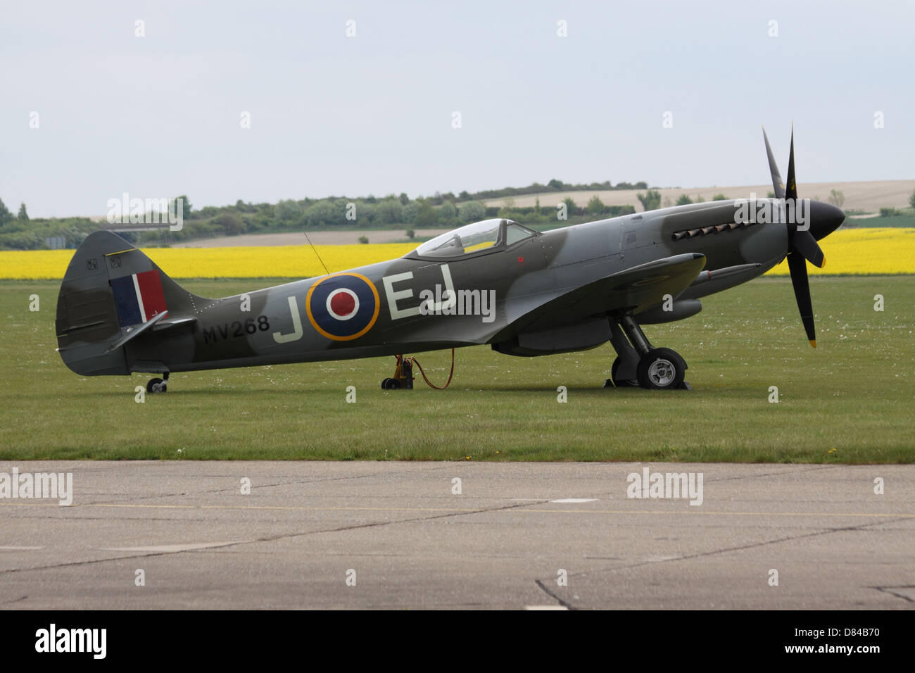 Supermarine spitfire mk xiv -Fotos und -Bildmaterial in hoher Auflösung ...