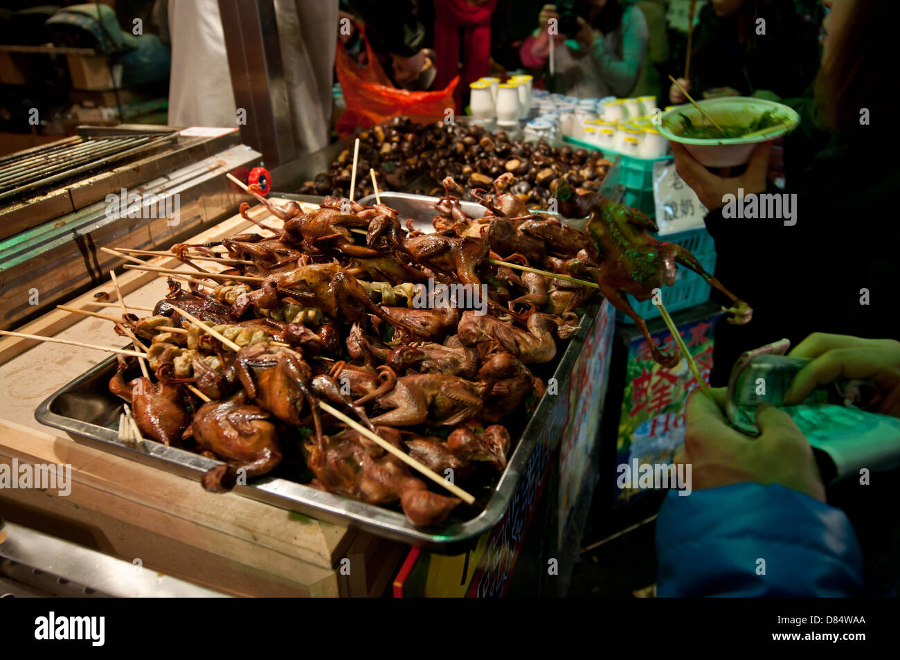 Gebratene tauben -Fotos und -Bildmaterial in hoher Auflösung – Alamy