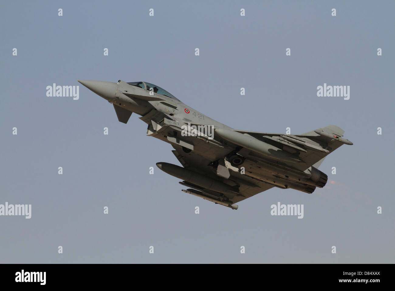 Ein Eurofighter Typhoon der italienischen Luftwaffe ausziehen während ...