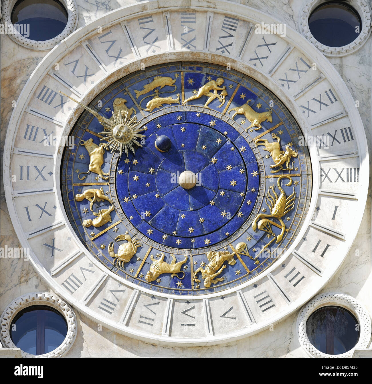 Zodiac clock -Fotos und -Bildmaterial in hoher Auflösung – Alamy