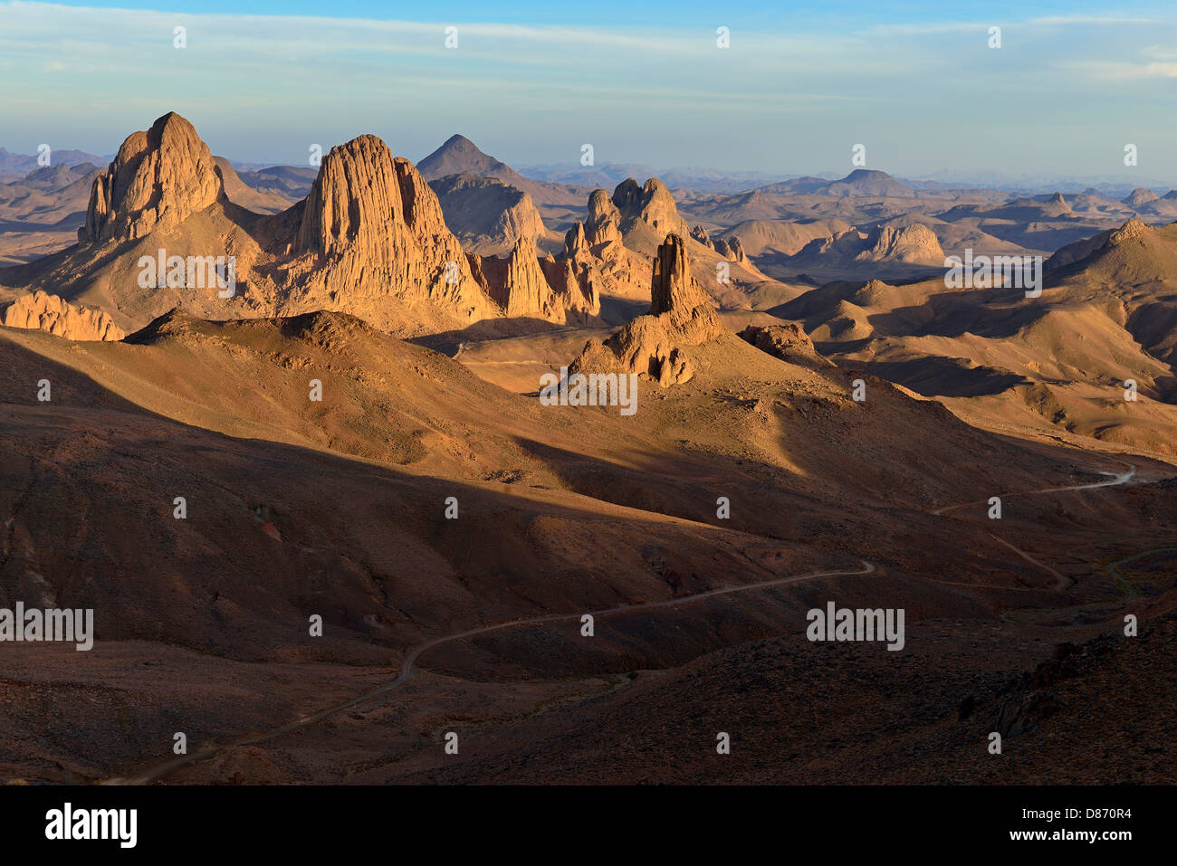 Algerien, Ansicht von Hoggar Gebirge mit Vulkangestein Stockfotografie ...
