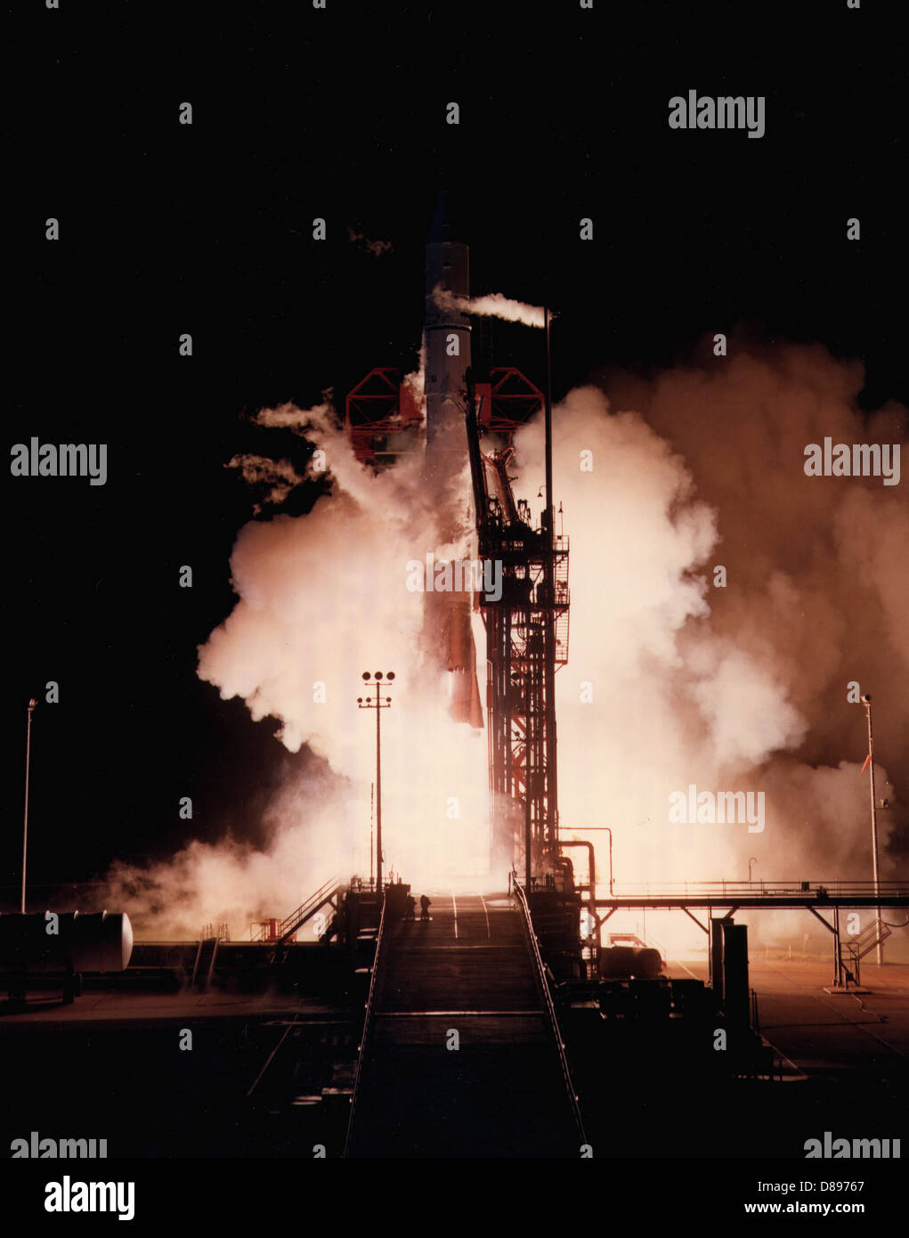 Atlas Centaur Rocket Launch Stockfotos & Atlas Centaur Rocket Launch ...