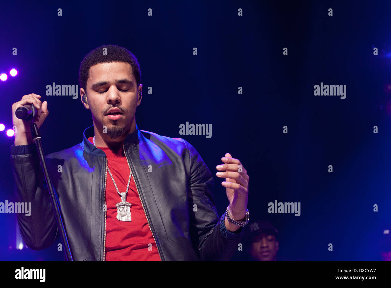 Besser bekannt bei seinen fans als jay -Fotos und -Bildmaterial in ...