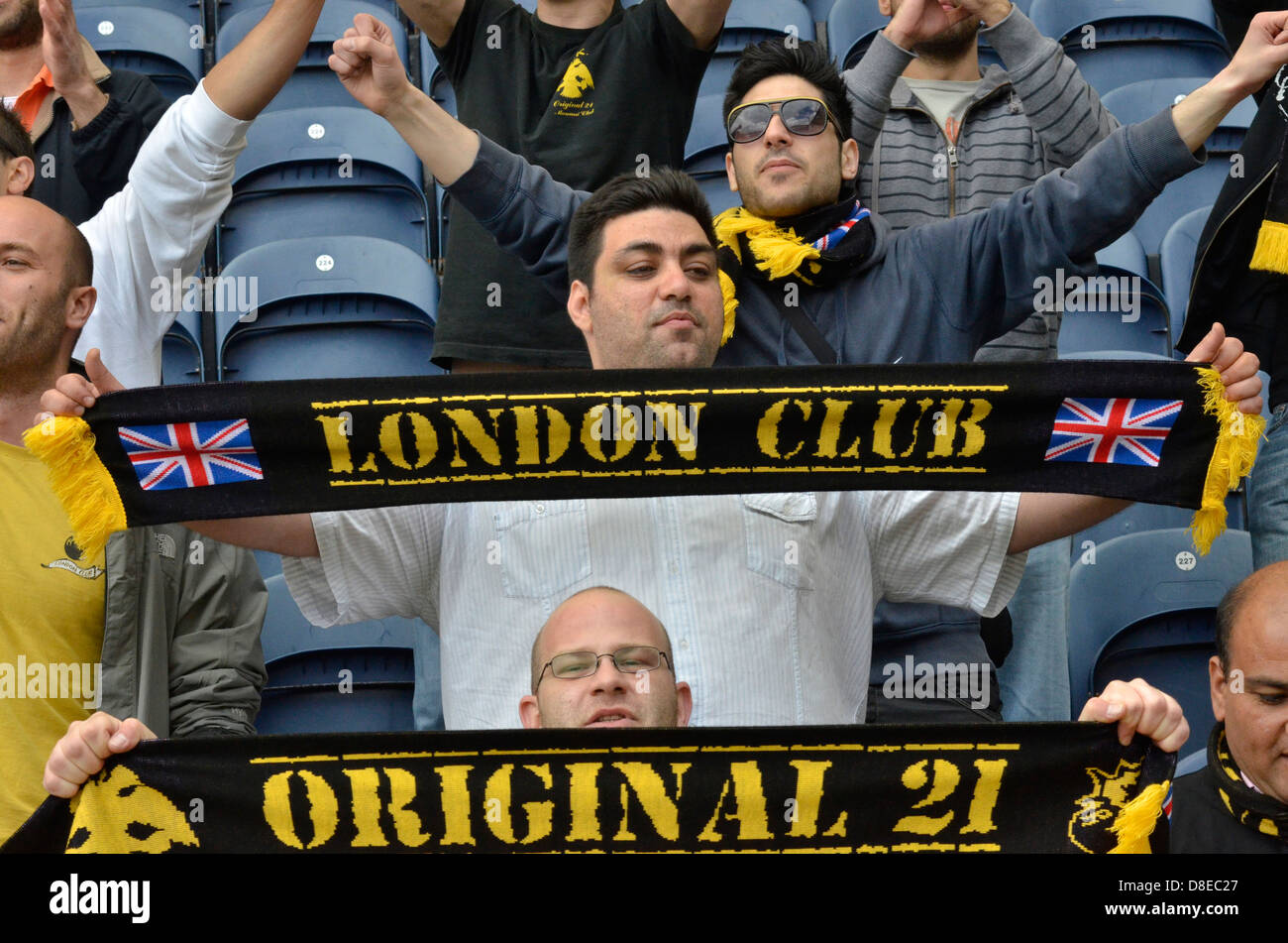 Aek athen fans -Fotos und -Bildmaterial in hoher Auflösung – Alamy