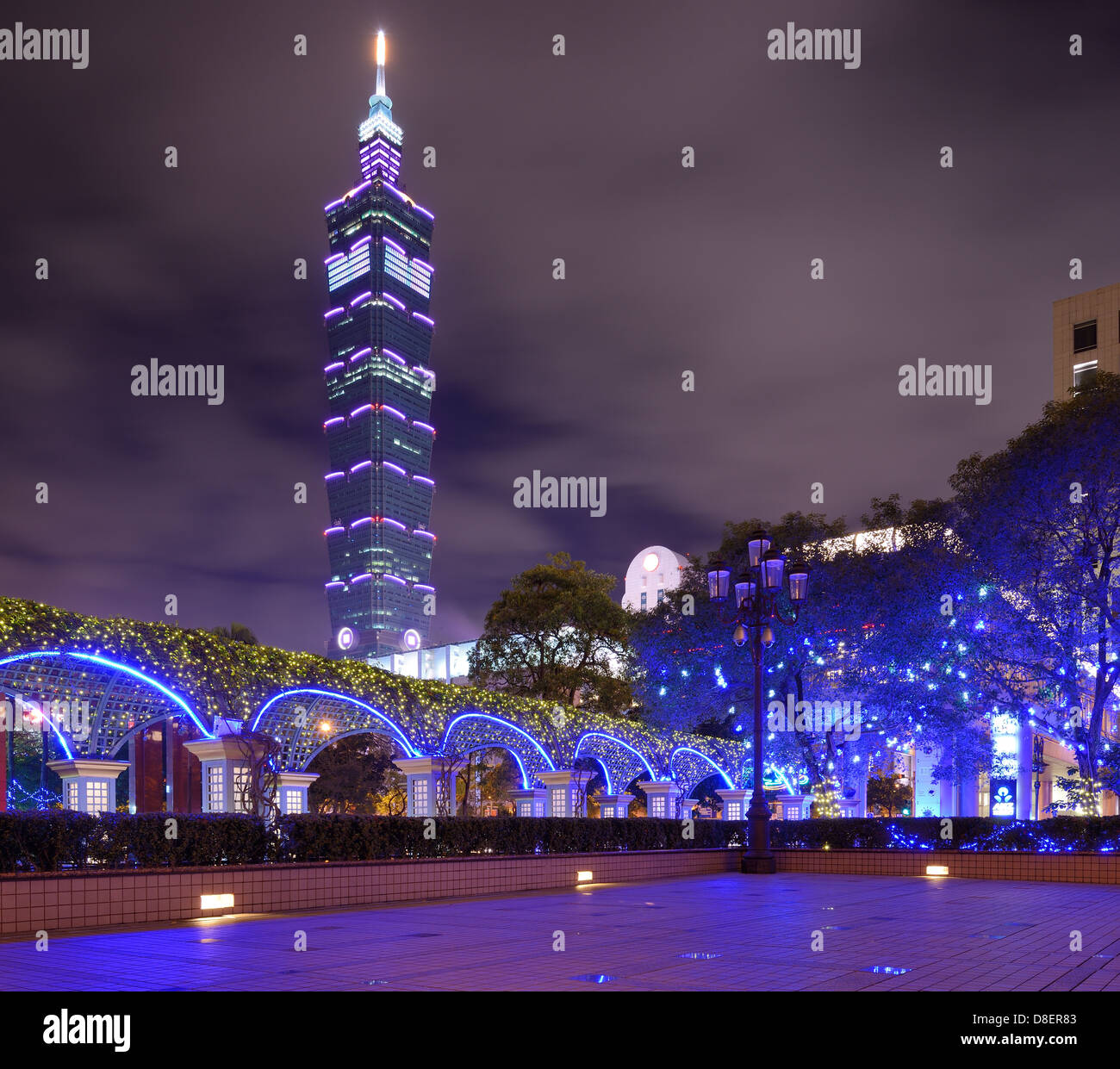 Hochhaus taipeh -Fotos und -Bildmaterial in hoher Auflösung – Alamy