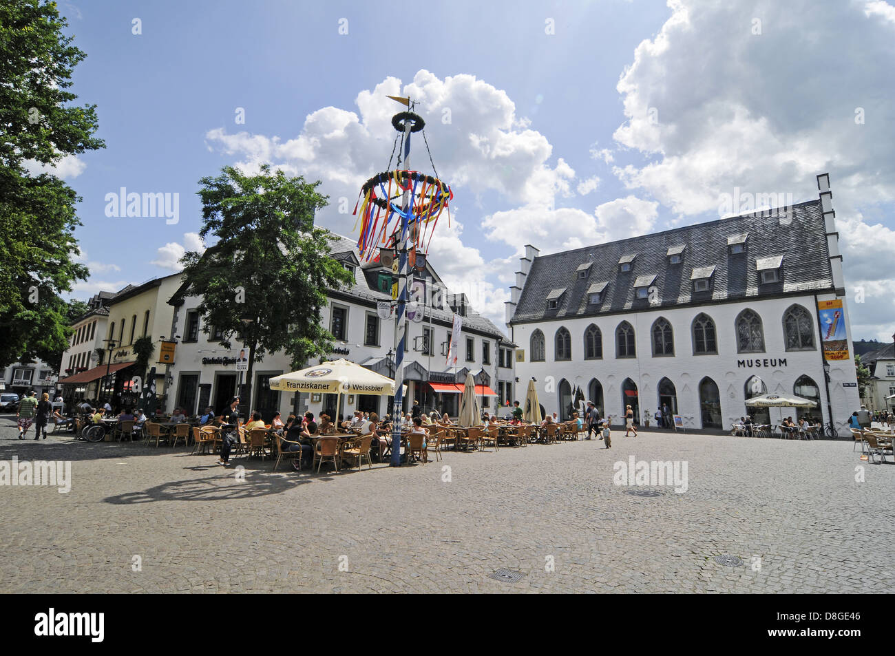 Rathausplatz alte -Fotos und -Bildmaterial in hoher Auflösung – Alamy