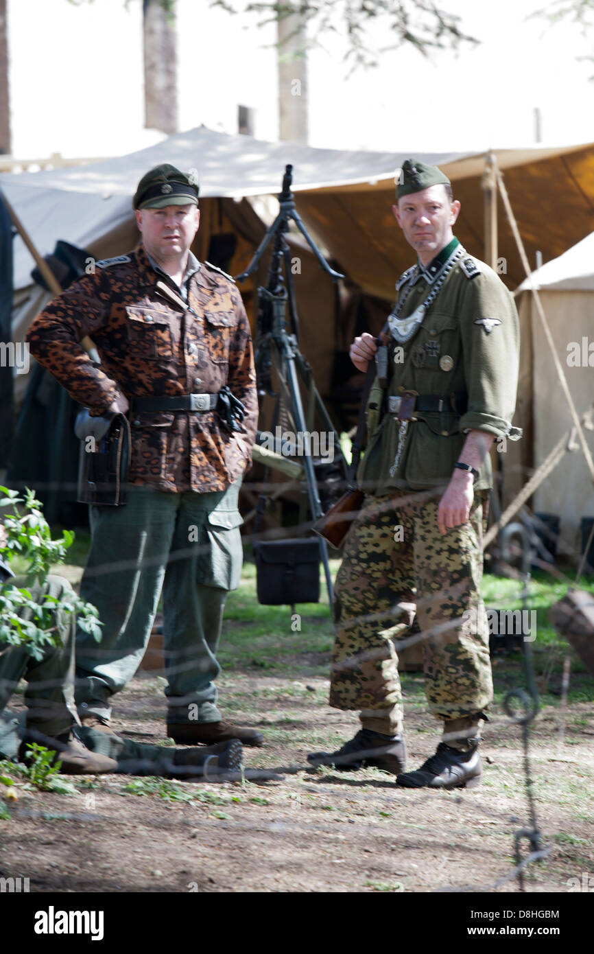 Deutsche waffen ss soldaten -Fotos und -Bildmaterial in hoher Auflösung ...