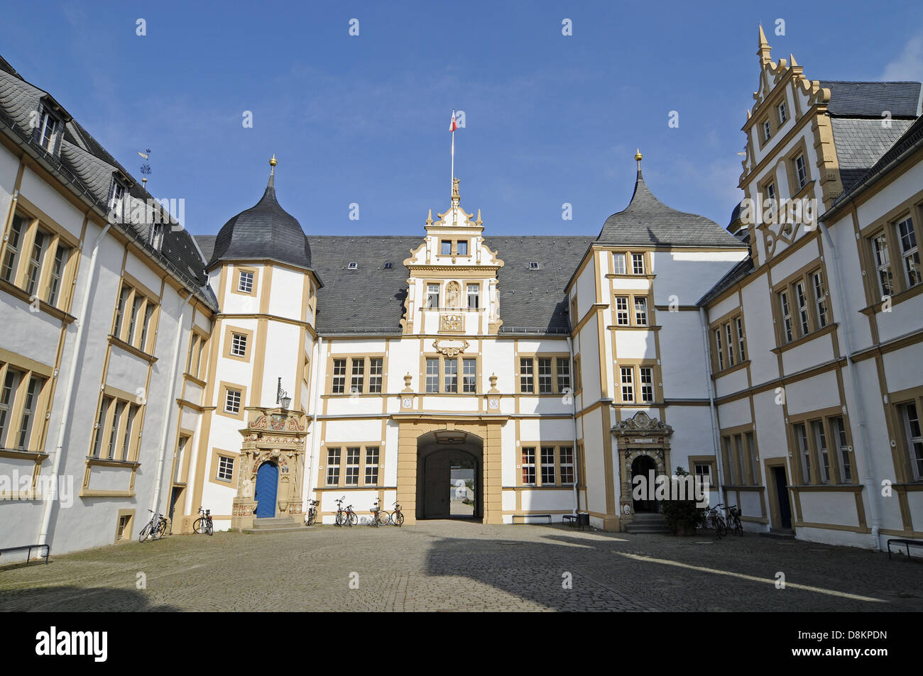 Neuhaus wasserschloss -Fotos und -Bildmaterial in hoher Auflösung – Alamy