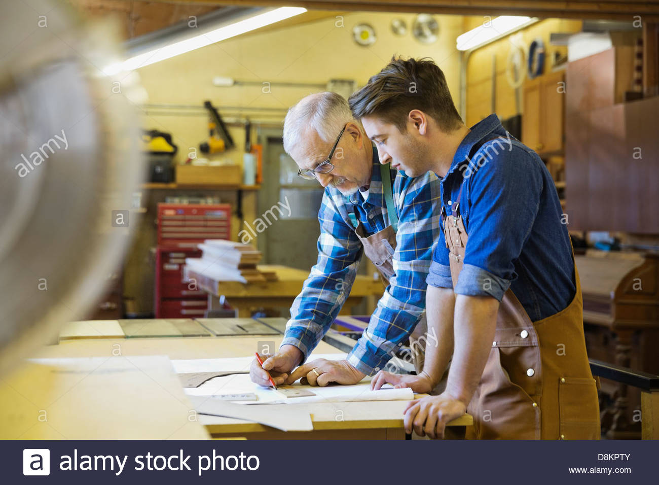 Der junge lehrling -Fotos und -Bildmaterial in hoher Auflösung – Alamy