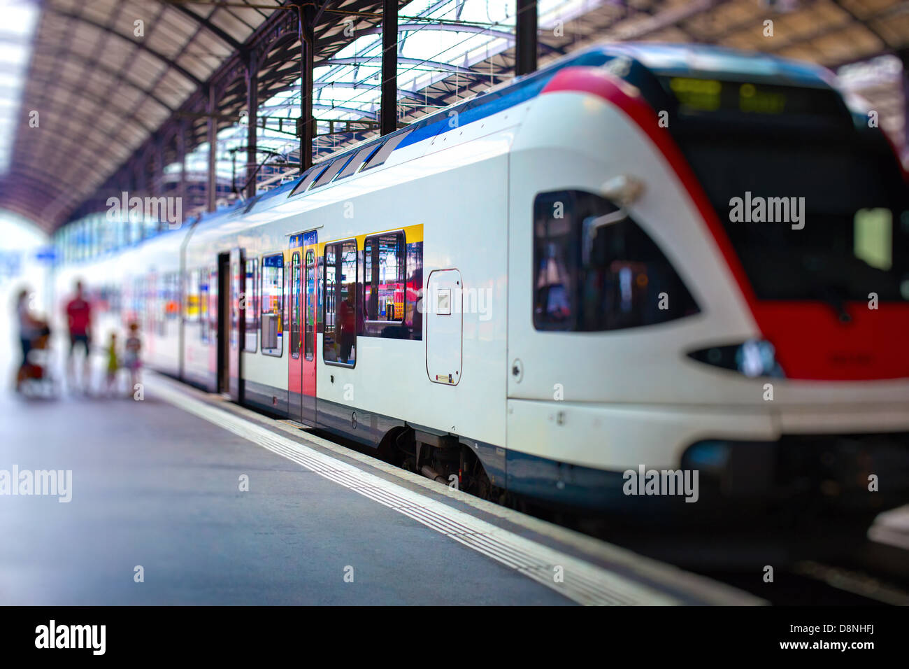 Moderne eisenbahn -Fotos und -Bildmaterial in hoher Auflösung – Alamy