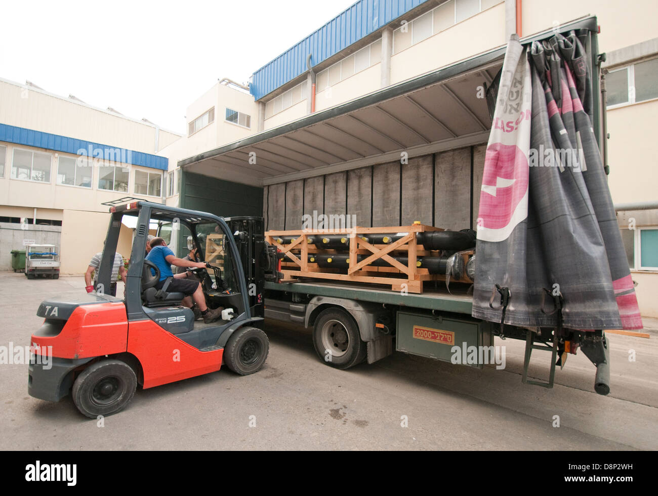 Beladung lkws palette -Fotos und -Bildmaterial in hoher Auflösung – Alamy