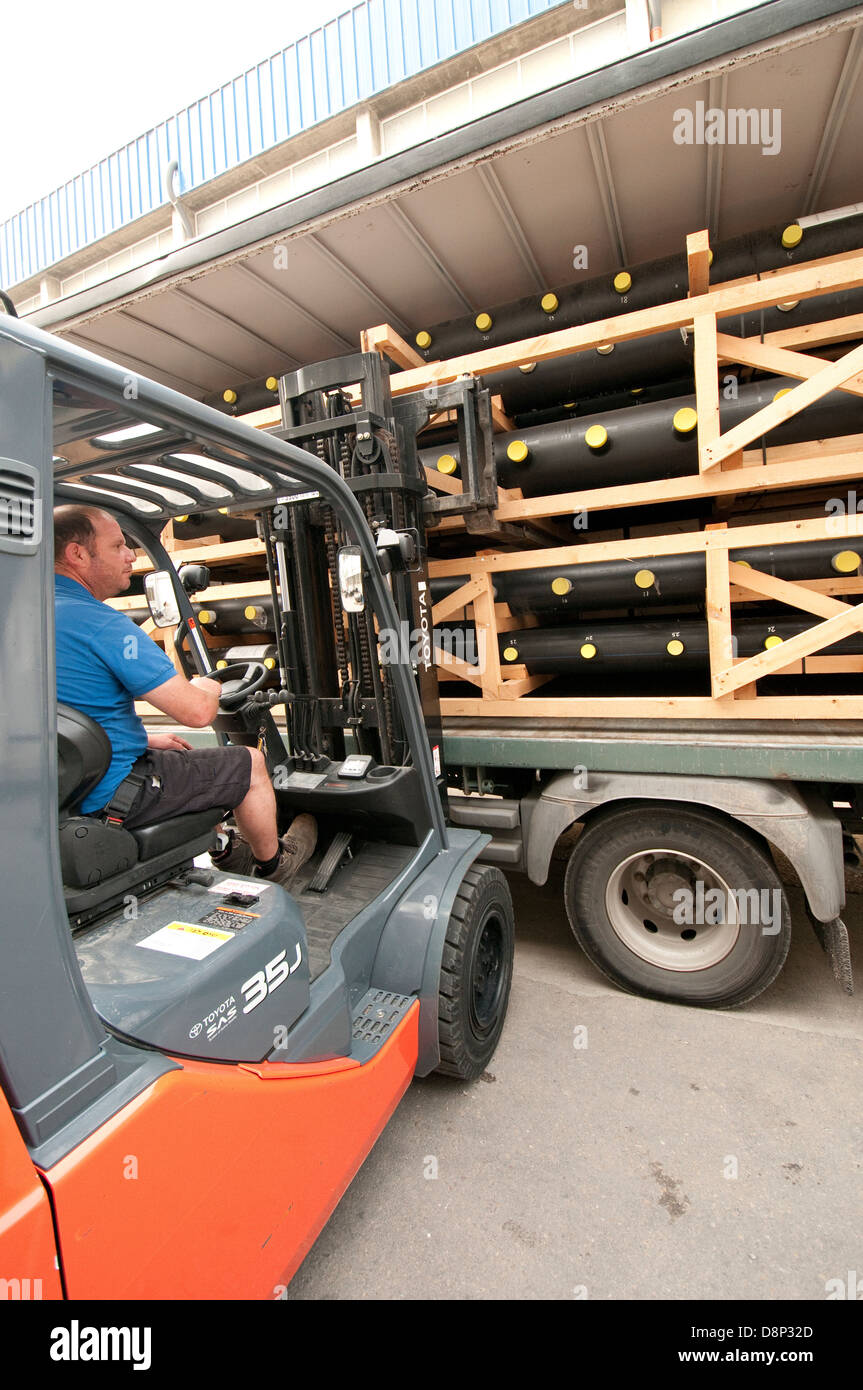 Beladung lkws palette -Fotos und -Bildmaterial in hoher Auflösung – Alamy