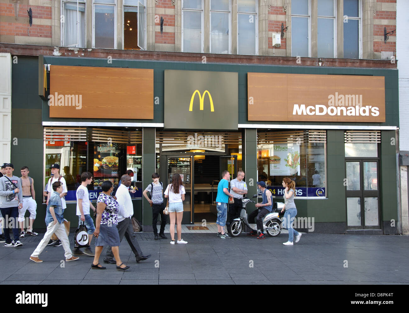 Leicester high street -Fotos und -Bildmaterial in hoher Auflösung – Alamy
