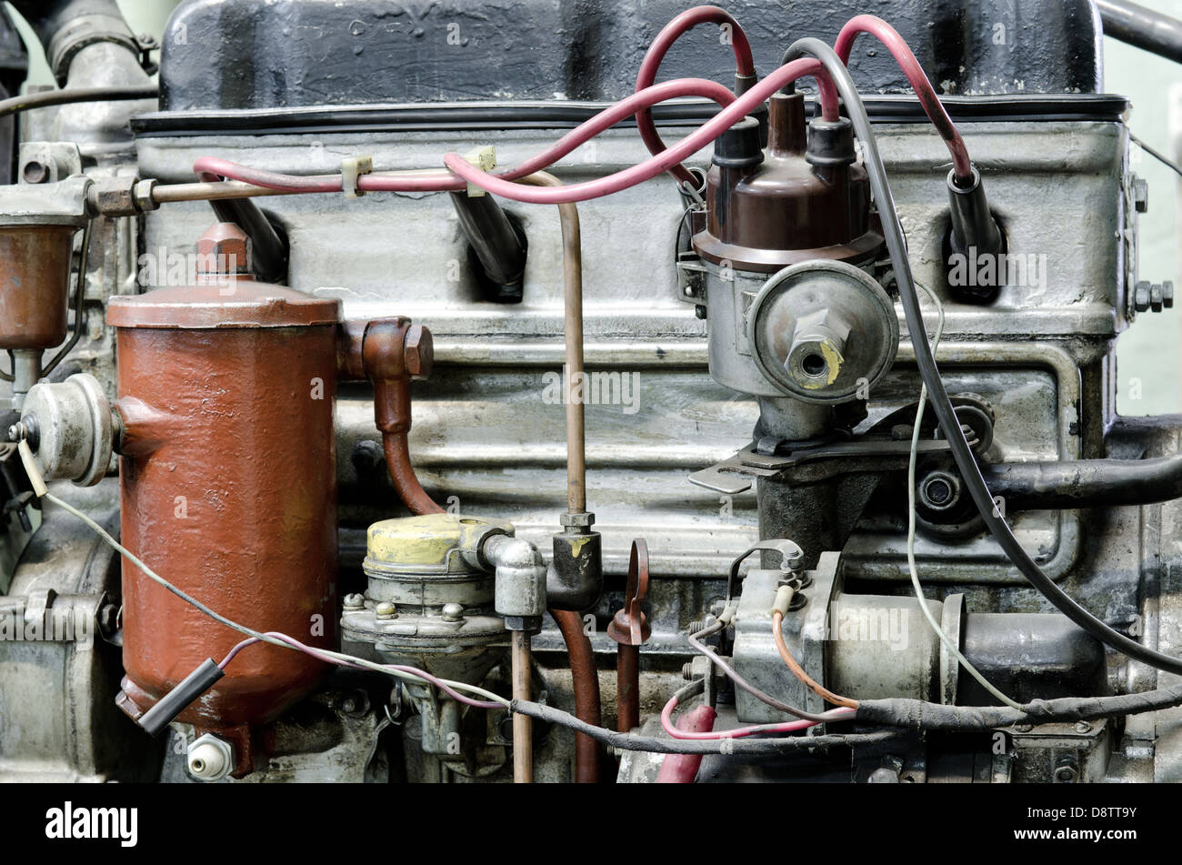 Schmutziges benzin -Fotos und -Bildmaterial in hoher Auflösung – Alamy