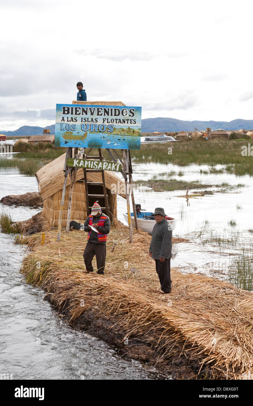 Inseln der Uros, Titicacasee, Peru Stockfotografie - Alamy