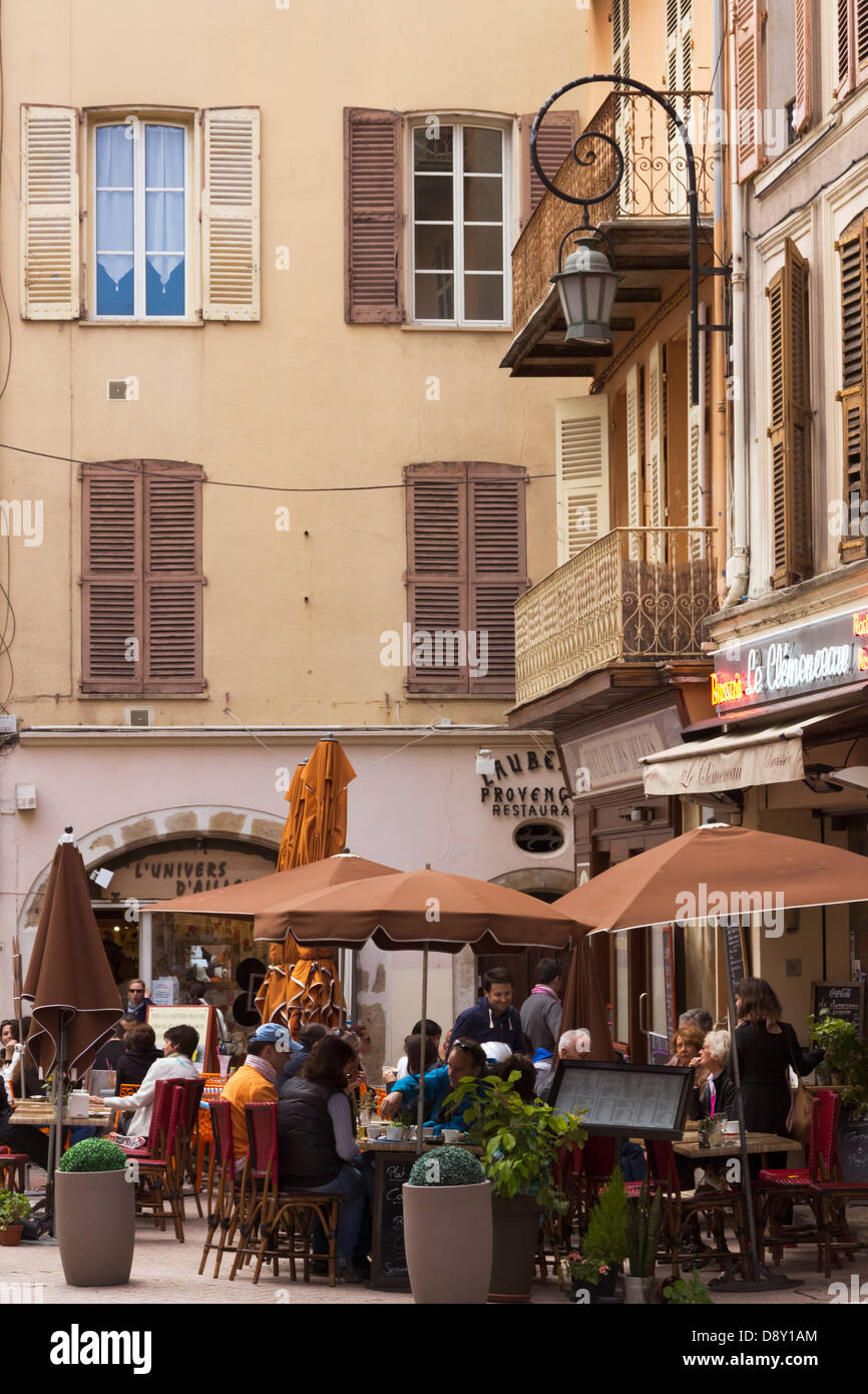 Antibes café -Fotos und -Bildmaterial in hoher Auflösung – Alamy