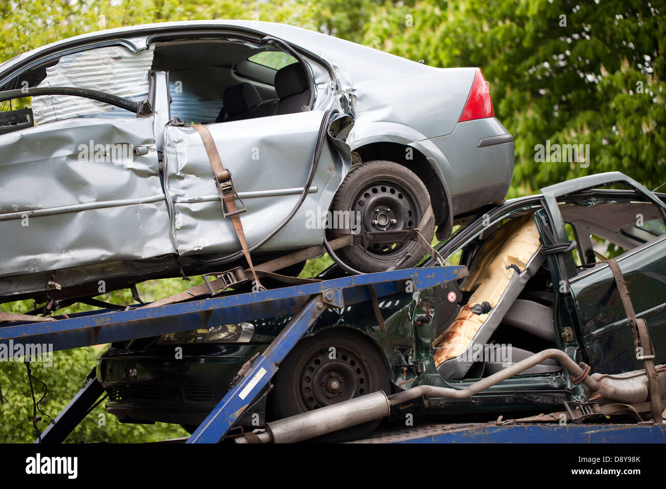 Trashed cars -Fotos und -Bildmaterial in hoher Auflösung – Alamy