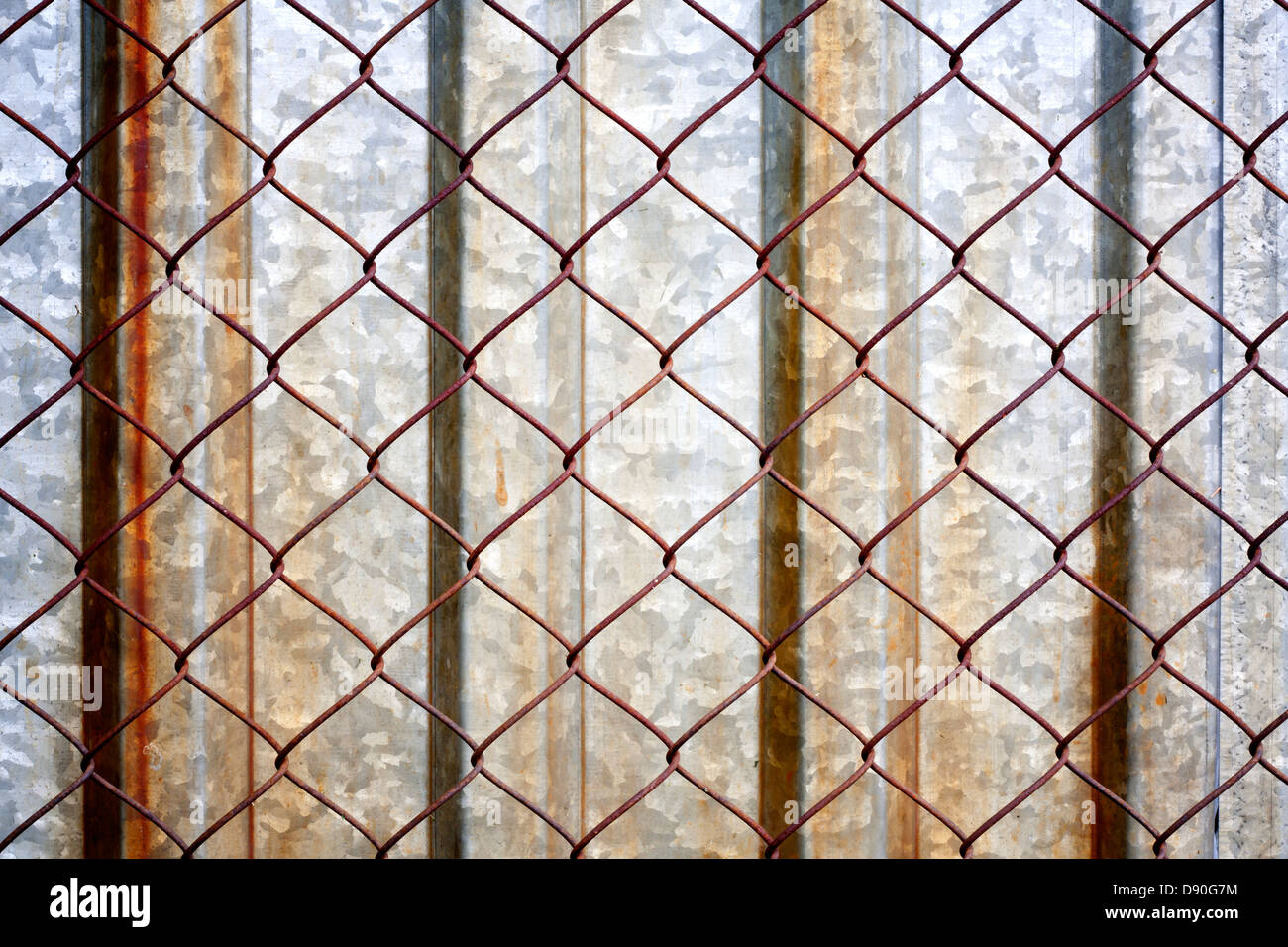 Rostiges metallgitter -Fotos und -Bildmaterial in hoher Auflösung – Alamy