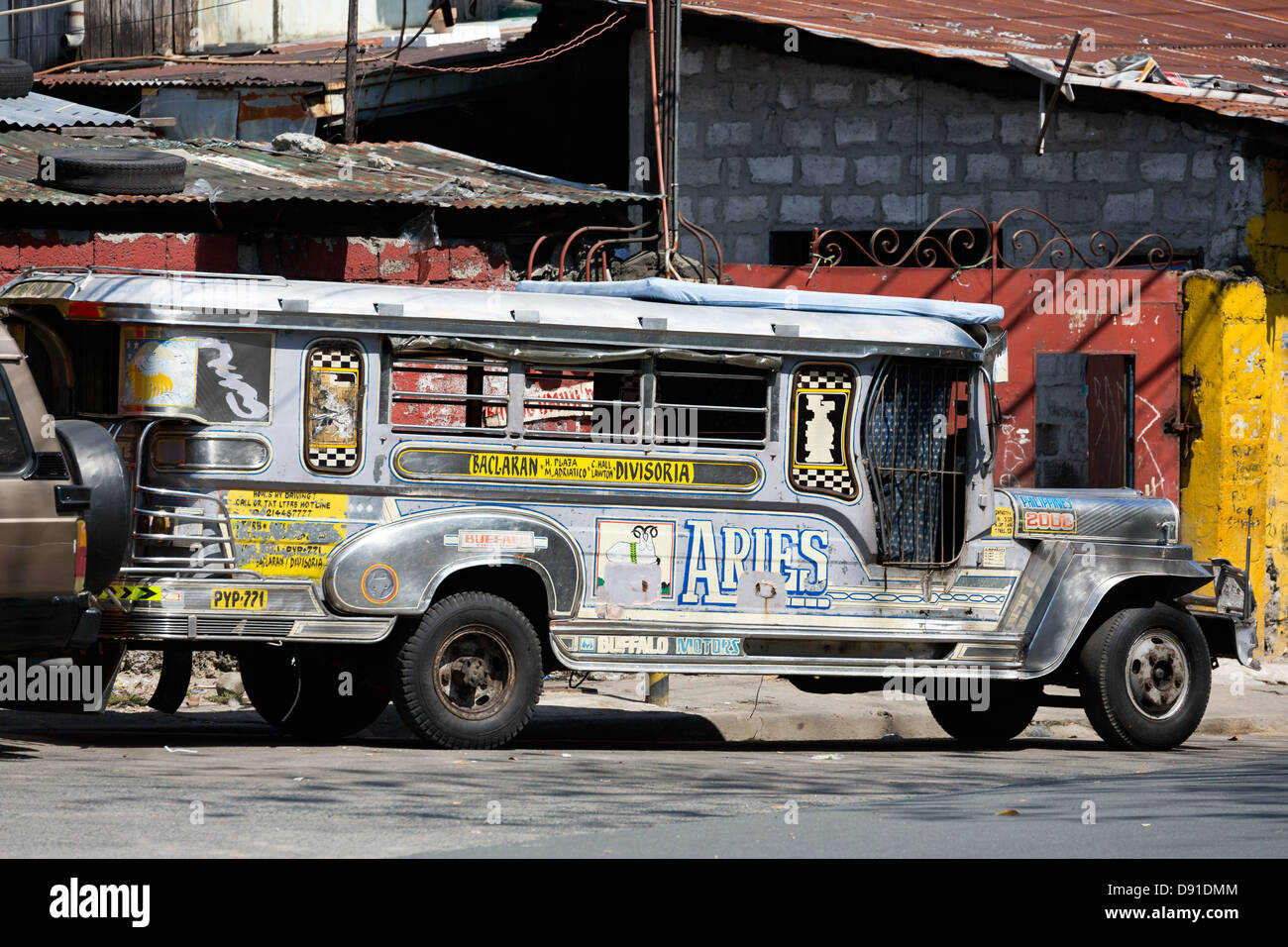 Minibus jeepney -Fotos und -Bildmaterial in hoher Auflösung – Alamy