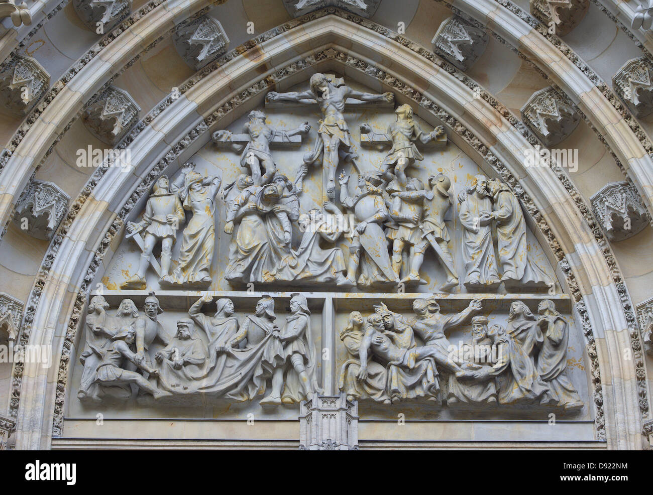 Prager St.-Veits-Kathedrale gotische Tympanon Stockfotografie - Alamy