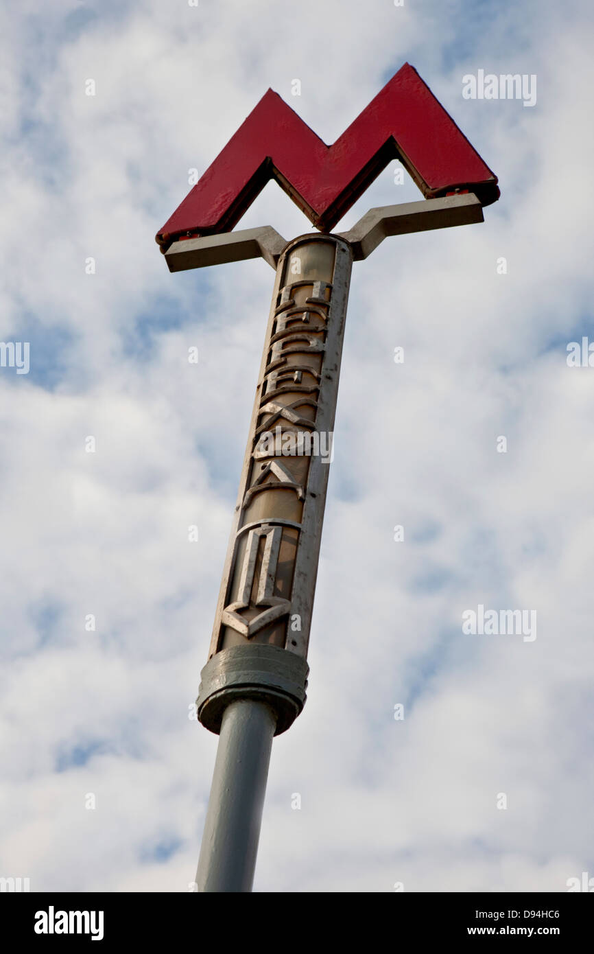 Moskau metro sign -Fotos und -Bildmaterial in hoher Auflösung - Seite 2 ...
