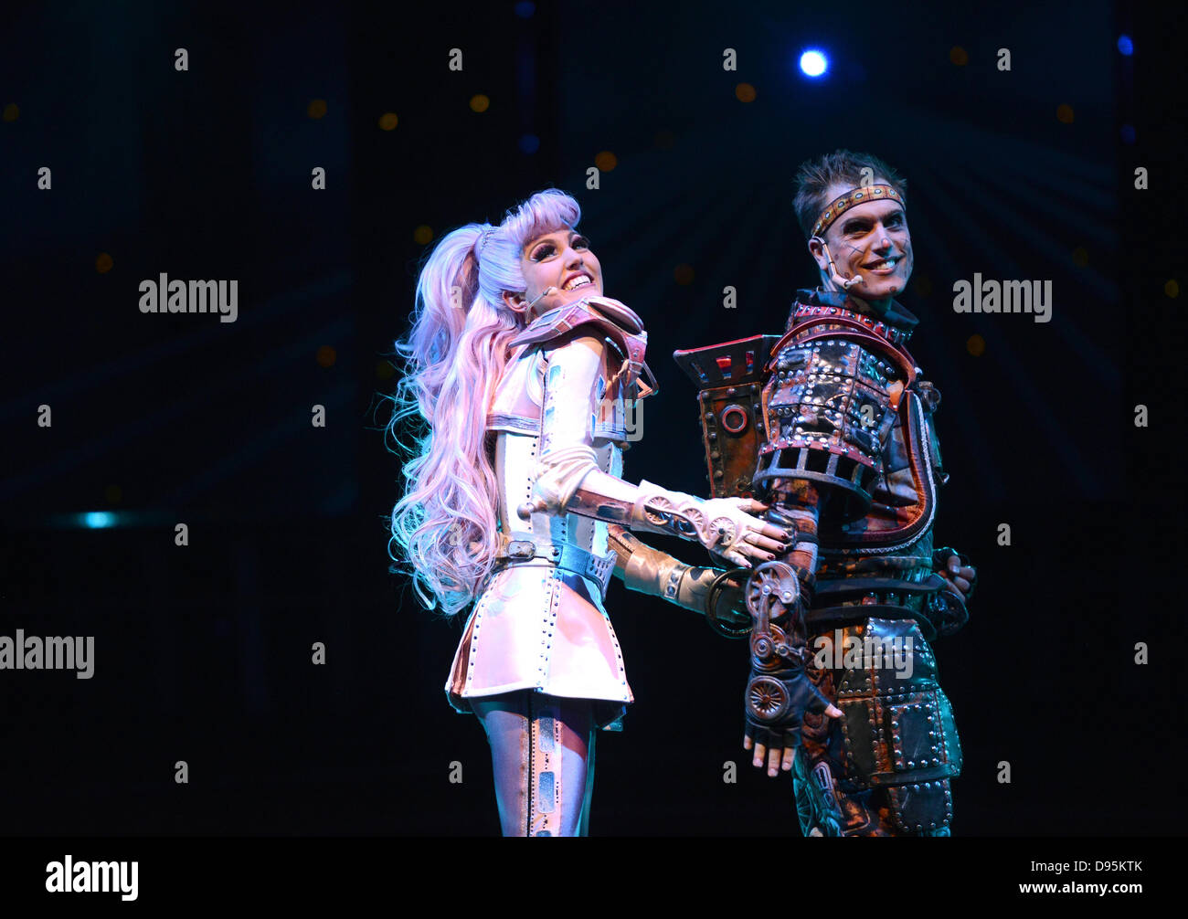 Starlight express pearl -Fotos und -Bildmaterial in hoher Auflösung – Alamy