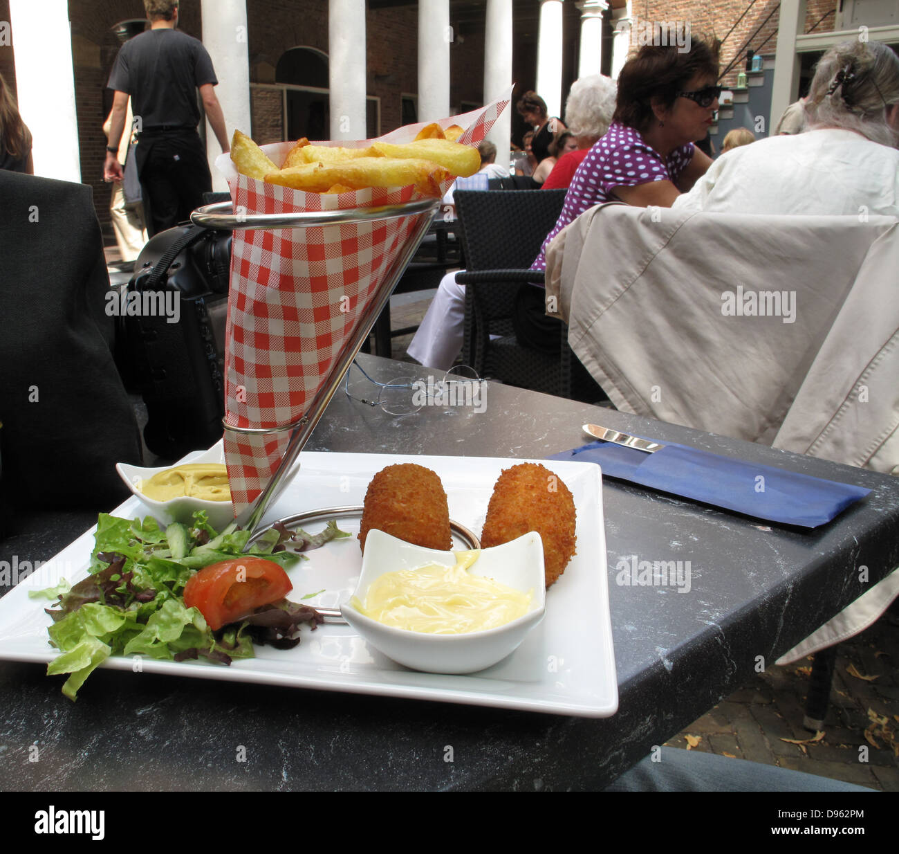 Amsterdam pommes frites -Fotos und -Bildmaterial in hoher Auflösung – Alamy