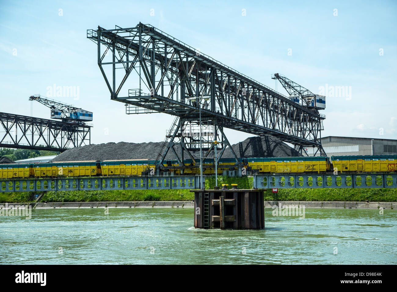 Der rheinhafen -Fotos und -Bildmaterial in hoher Auflösung – Alamy