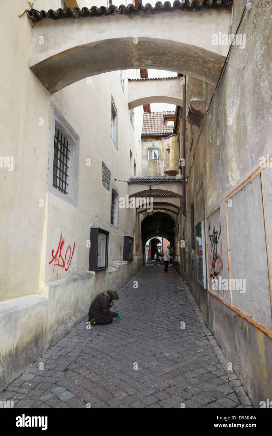Armut vertikal -Fotos und -Bildmaterial in hoher Auflösung – Alamy